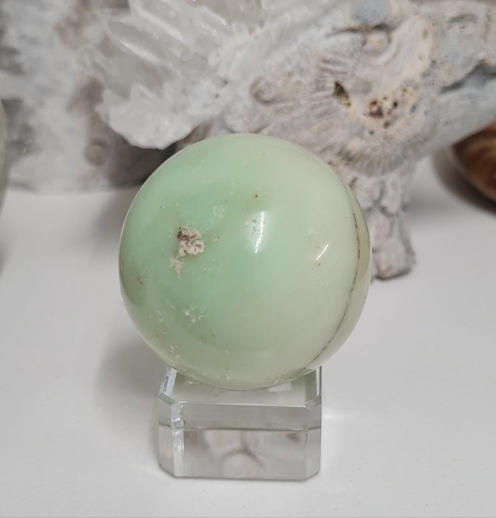 Chrysoprase Sphere – Bay Crystals